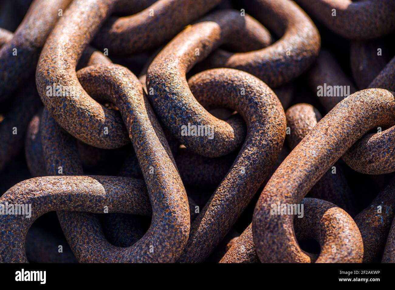 Old rusty chains hi-res stock photography and images - Alamy