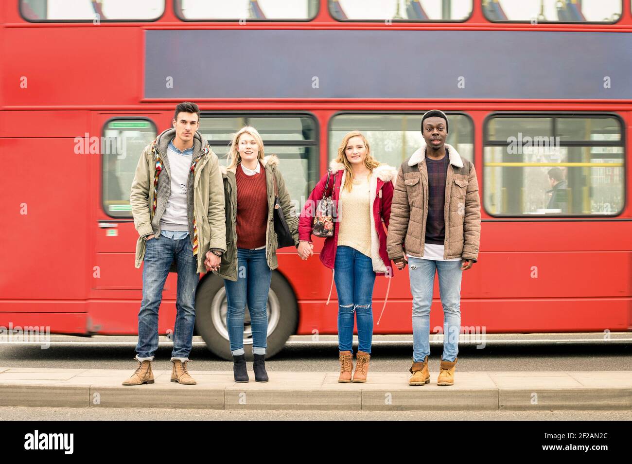 American teenagers hanging out hi-res stock photography and images - Alamy