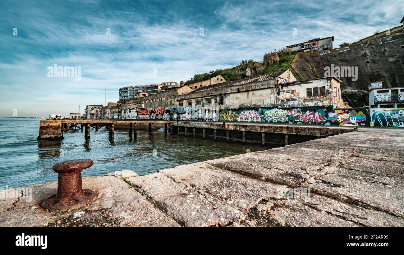Pier Cacilhas, River Tejo Stock Photo - Alamy