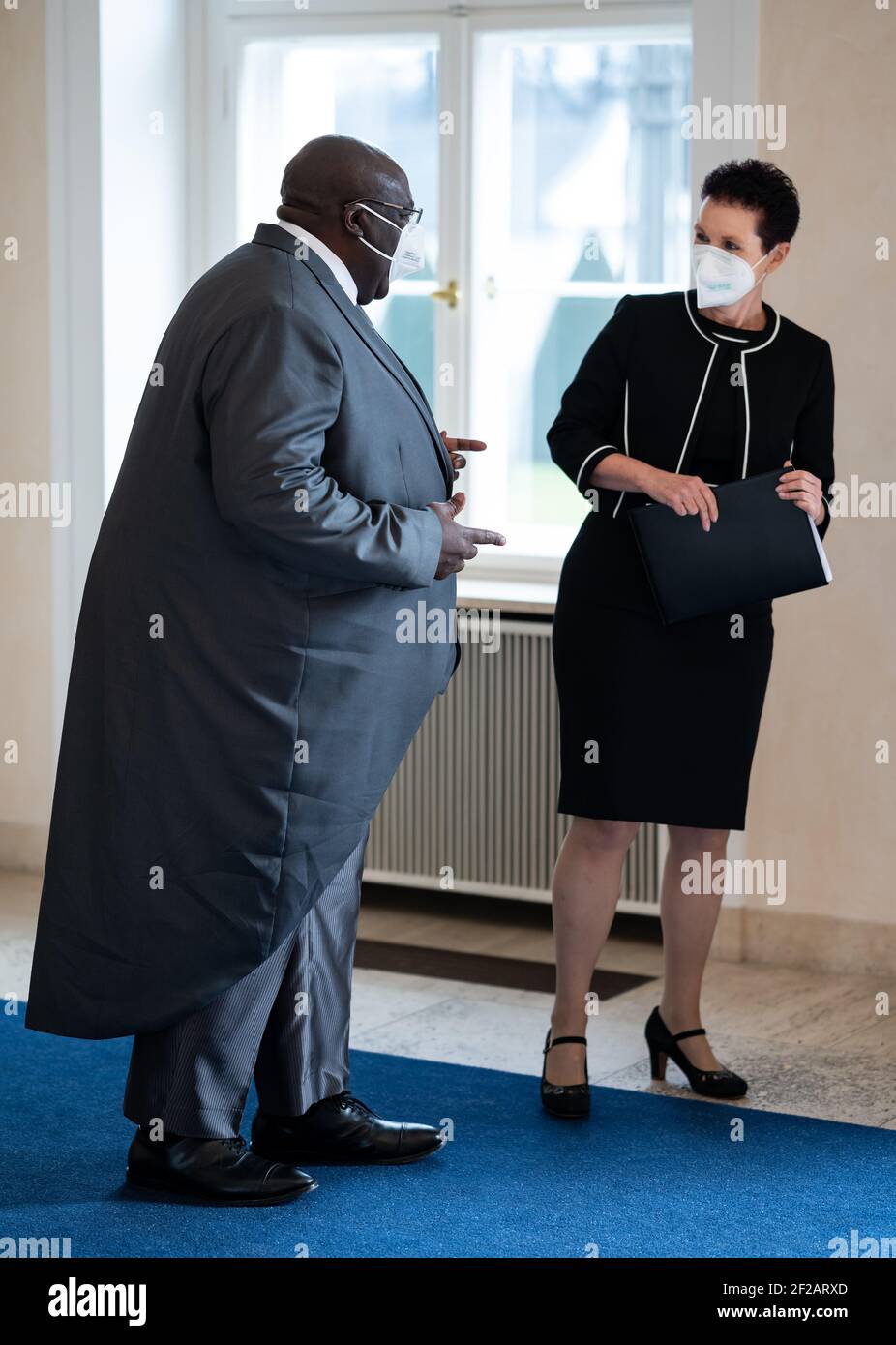Kenya president palace hi-res stock photography and images - Alamy