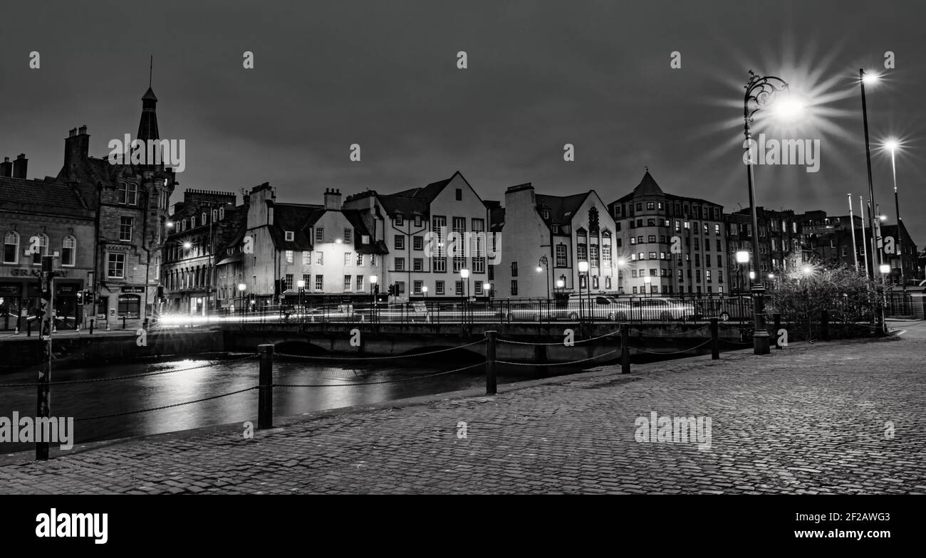 Buildings on night hi-res stock photography and images - Alamy