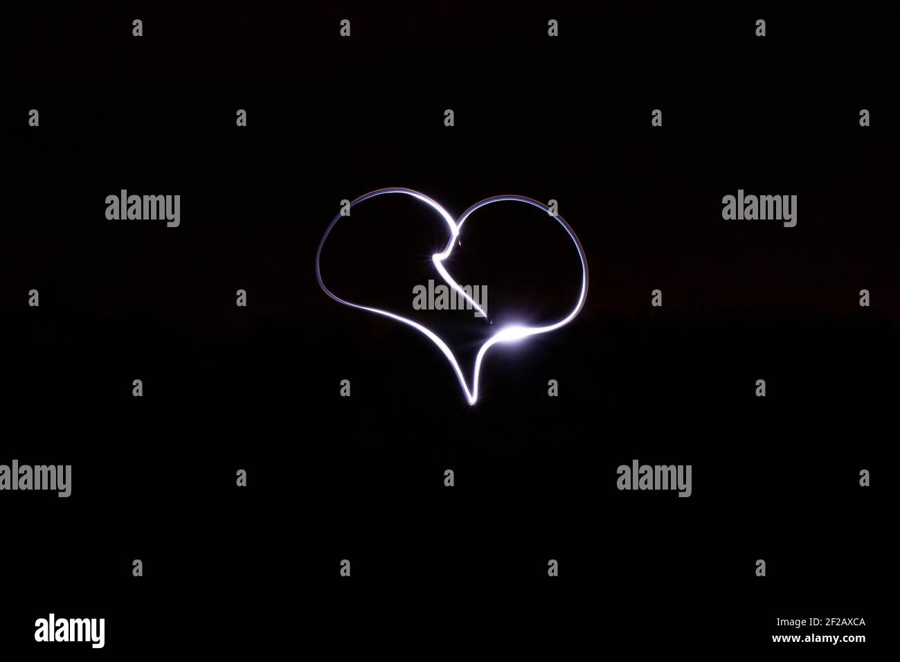 Light painting, Heart shape painted by light, heart shape, light trail ...