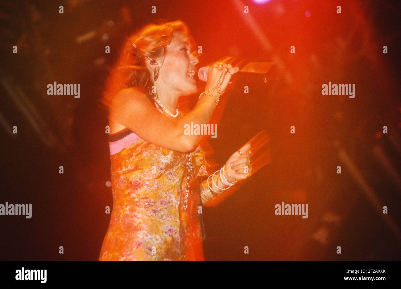 Rock band cerys matthews hi-res stock photography and images - Alamy