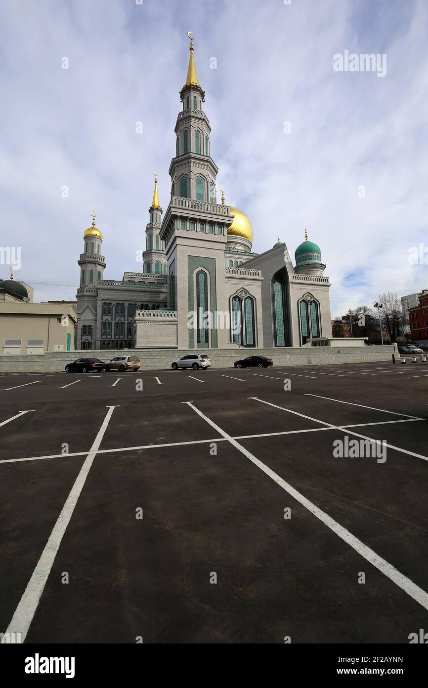 Moscow Cathedral Mosque, Russia -- the main mosque in Moscow, new ...