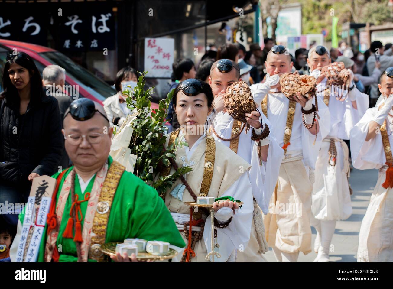 Japanese buddhist priest hi-res stock photography and images - Alamy