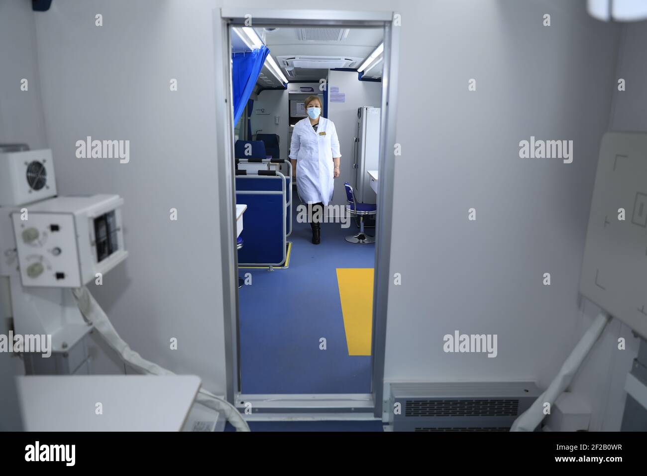 X ray bus hi-res stock photography and images - Alamy
