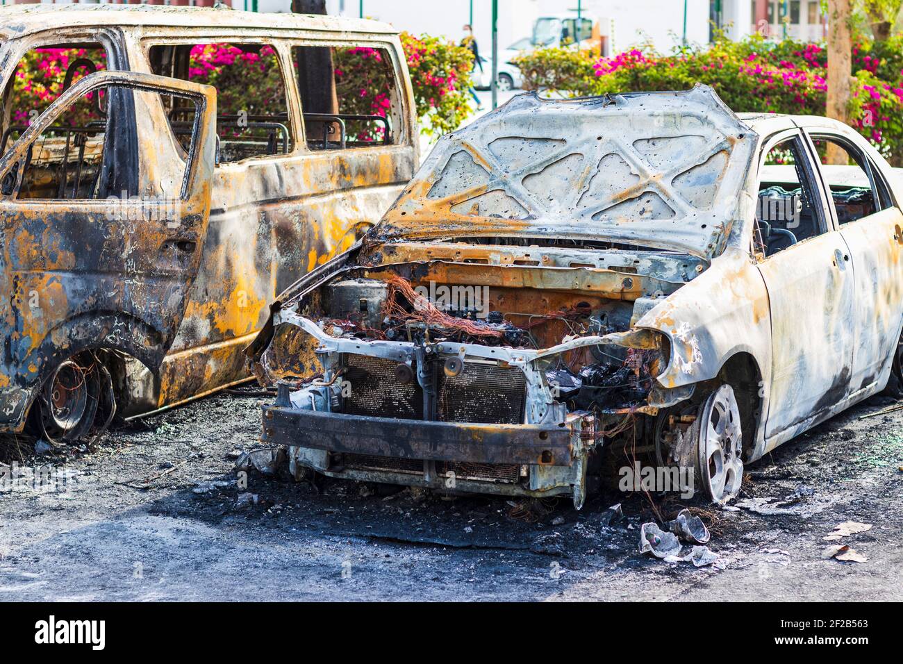 Remains of a car destroyed by fire Stock Photo - Alamy