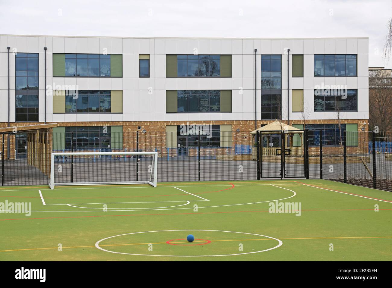 Newly rebuilt primary school in Stockwell, south London, UK. Exterior ...