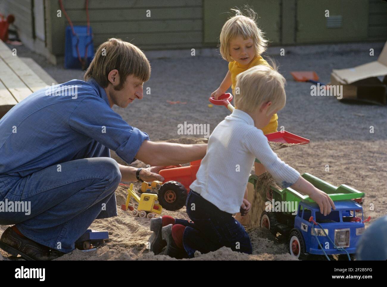 Growing up in the 1970s hi-res stock photography and images - Alamy