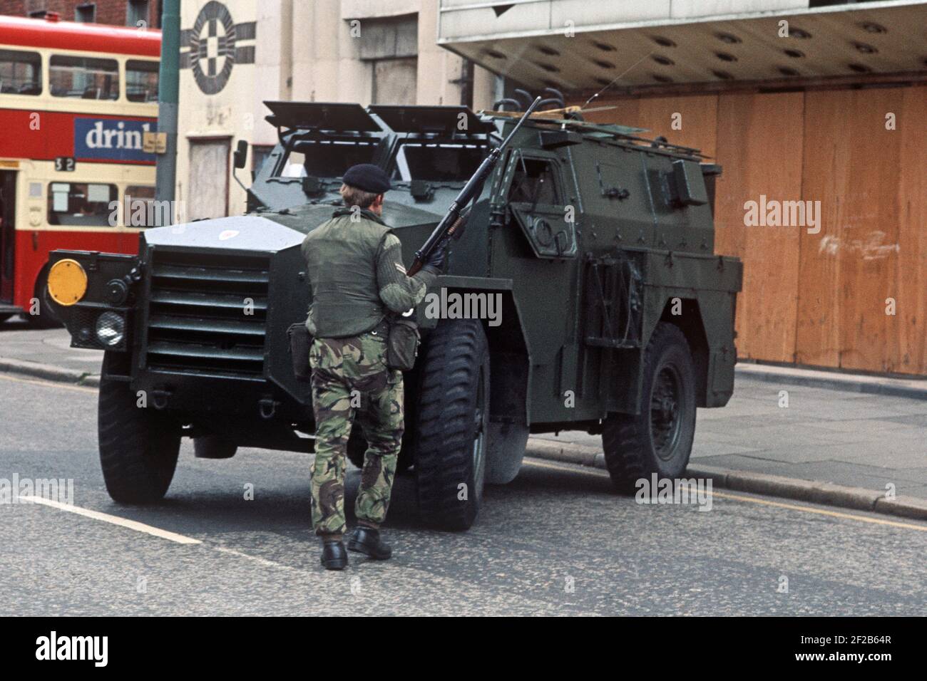 British army saracen hi-res stock photography and images - Alamy
