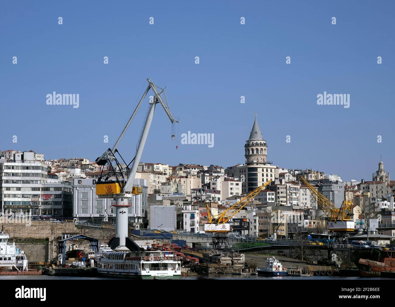 Unplanned city hi-res stock photography and images - Alamy