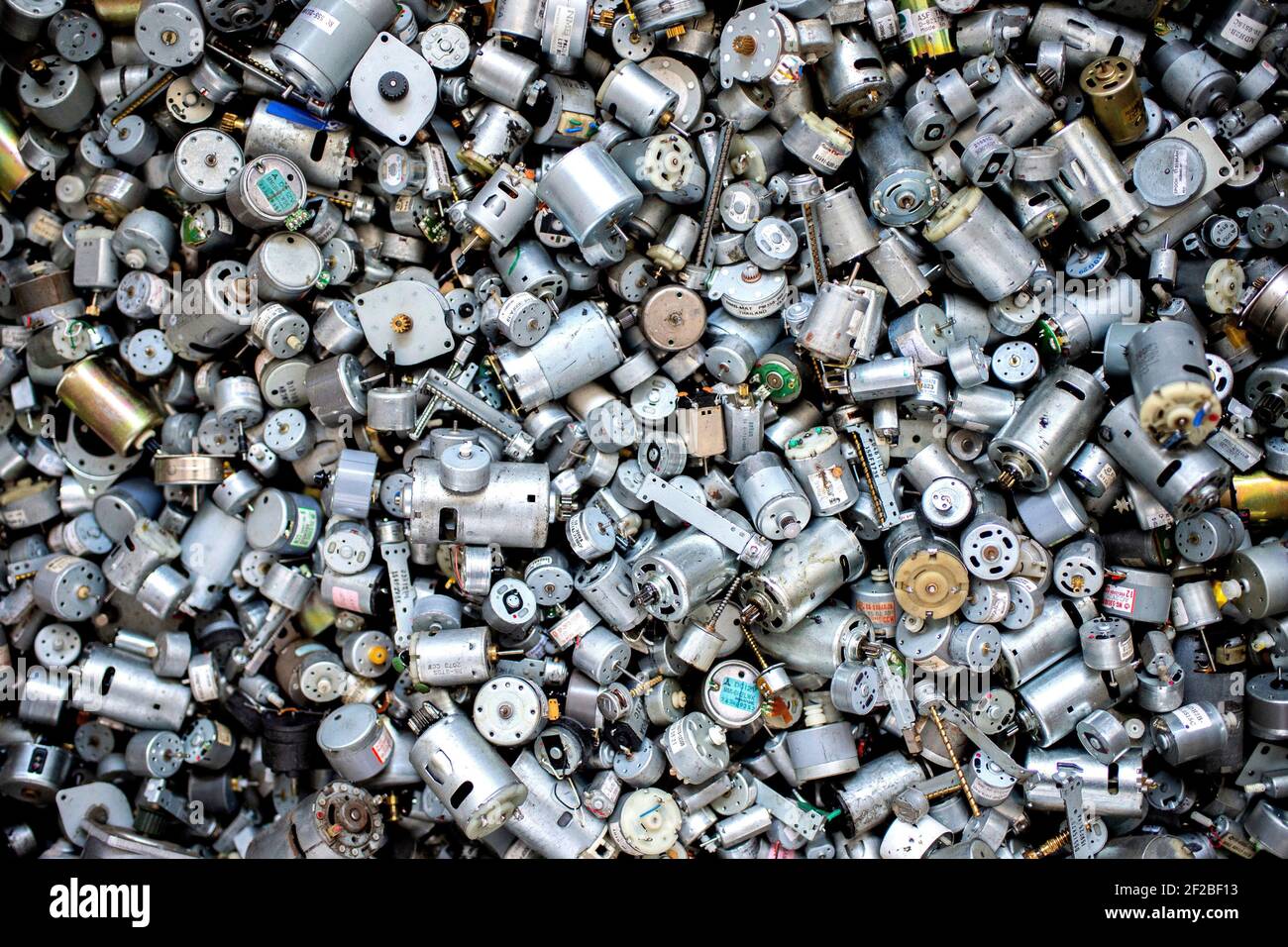 Sorting out electronic waste hi-res stock photography and images - Alamy