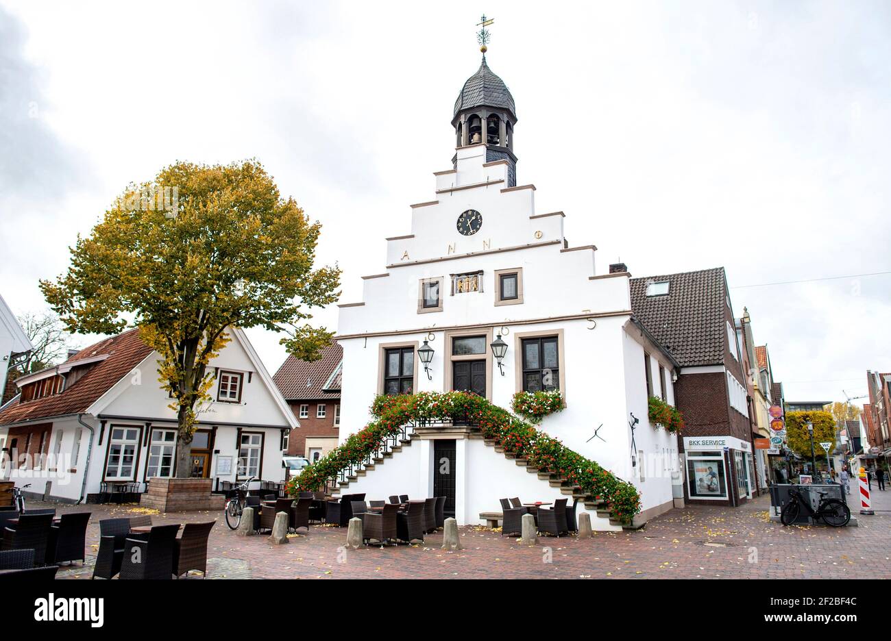 The historic town hall on the market square in Lingen (Germany), 29 ...