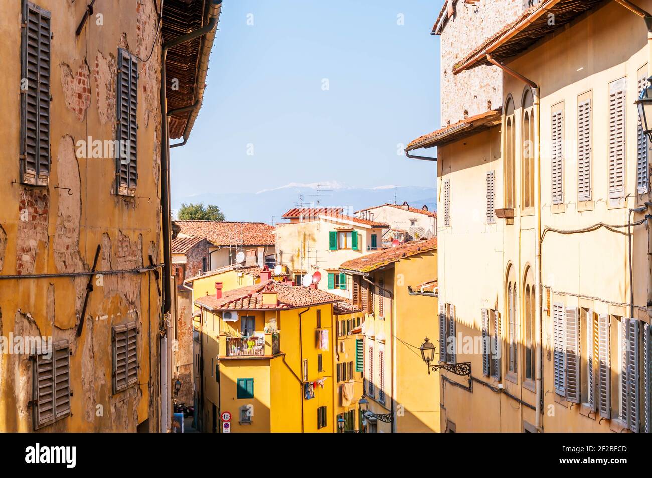 Florence street view hi-res stock photography and images - Alamy