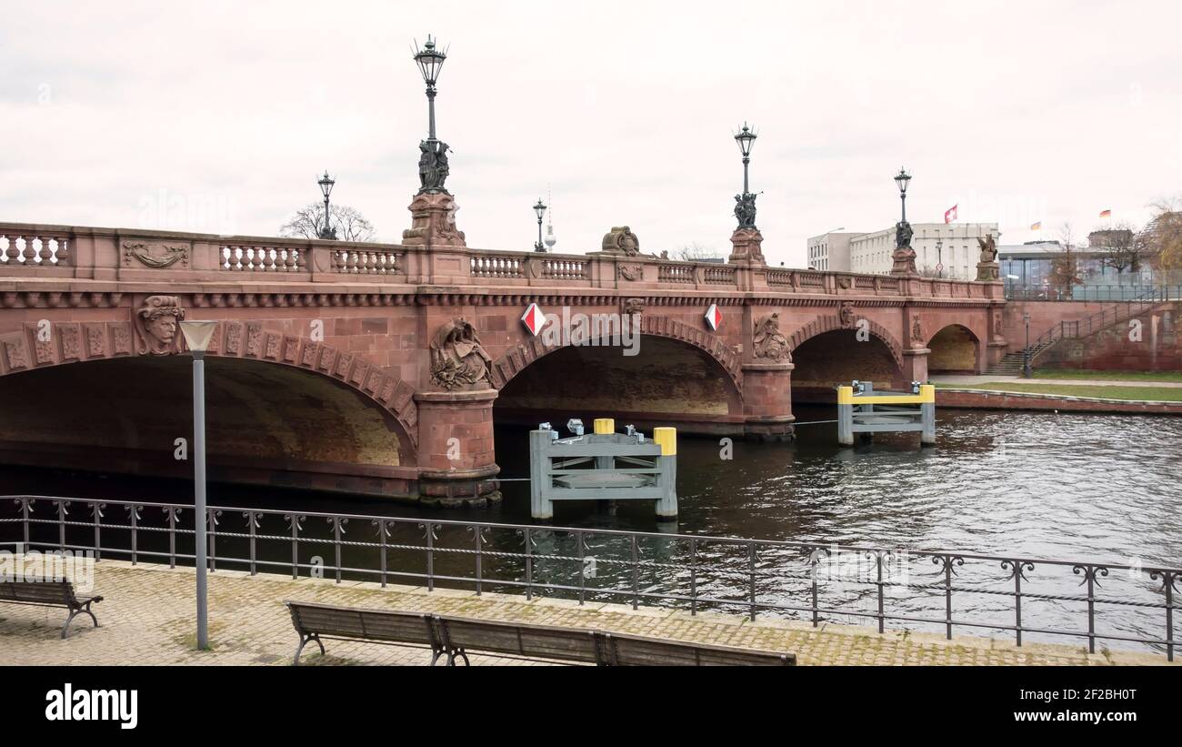 Moltke bridge over Spree river in Berlin, Germany Stock Photo - Alamy