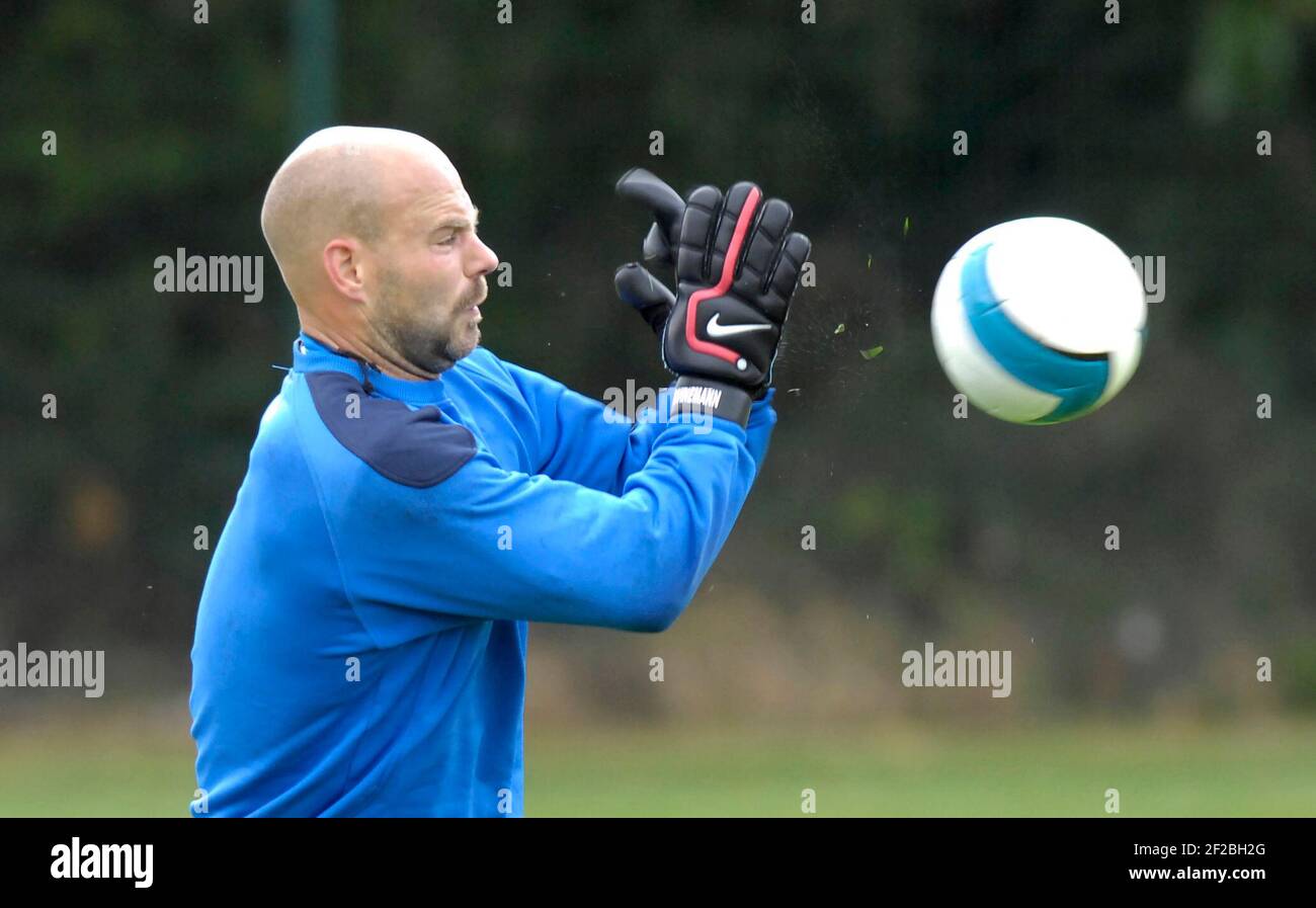 Reading goalkeeper hi-res stock photography and images - Alamy