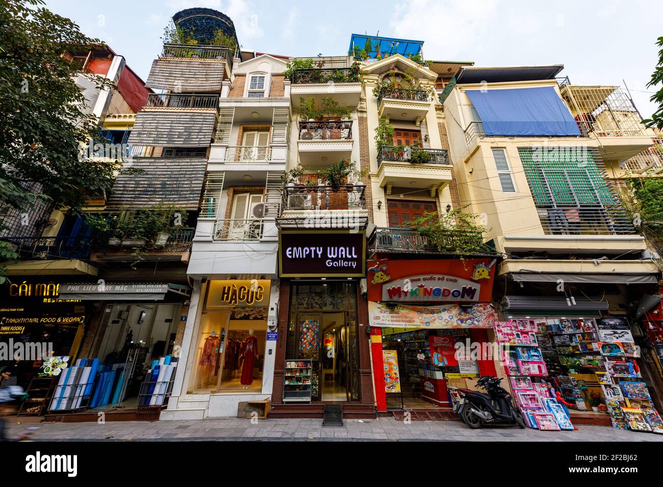 Houses of the city center of Hanoi in Vietnam Stock Photo - Alamy