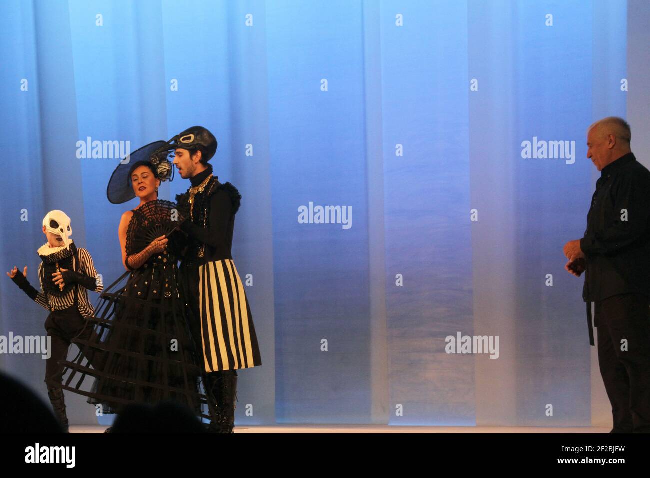 Romanian actors Mirela Zeta and Anghel Damian performing in "Shylock ...