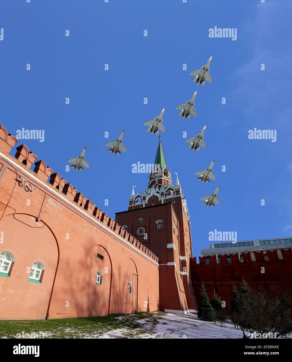 Russian military aircrafts fly in formation over Moscow( Tower of ...