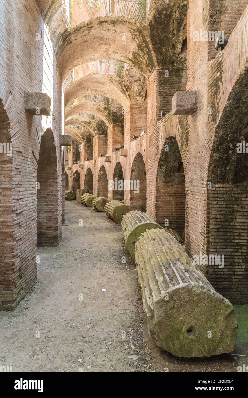Pompeii italy ruins stadium volcano hi-res stock photography and images ...