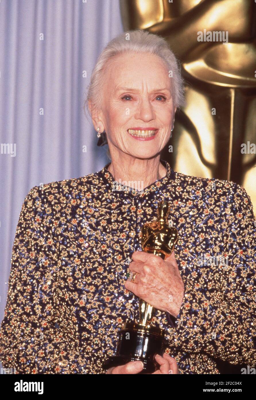Jessica tandy 1990 hi-res stock photography and images - Alamy