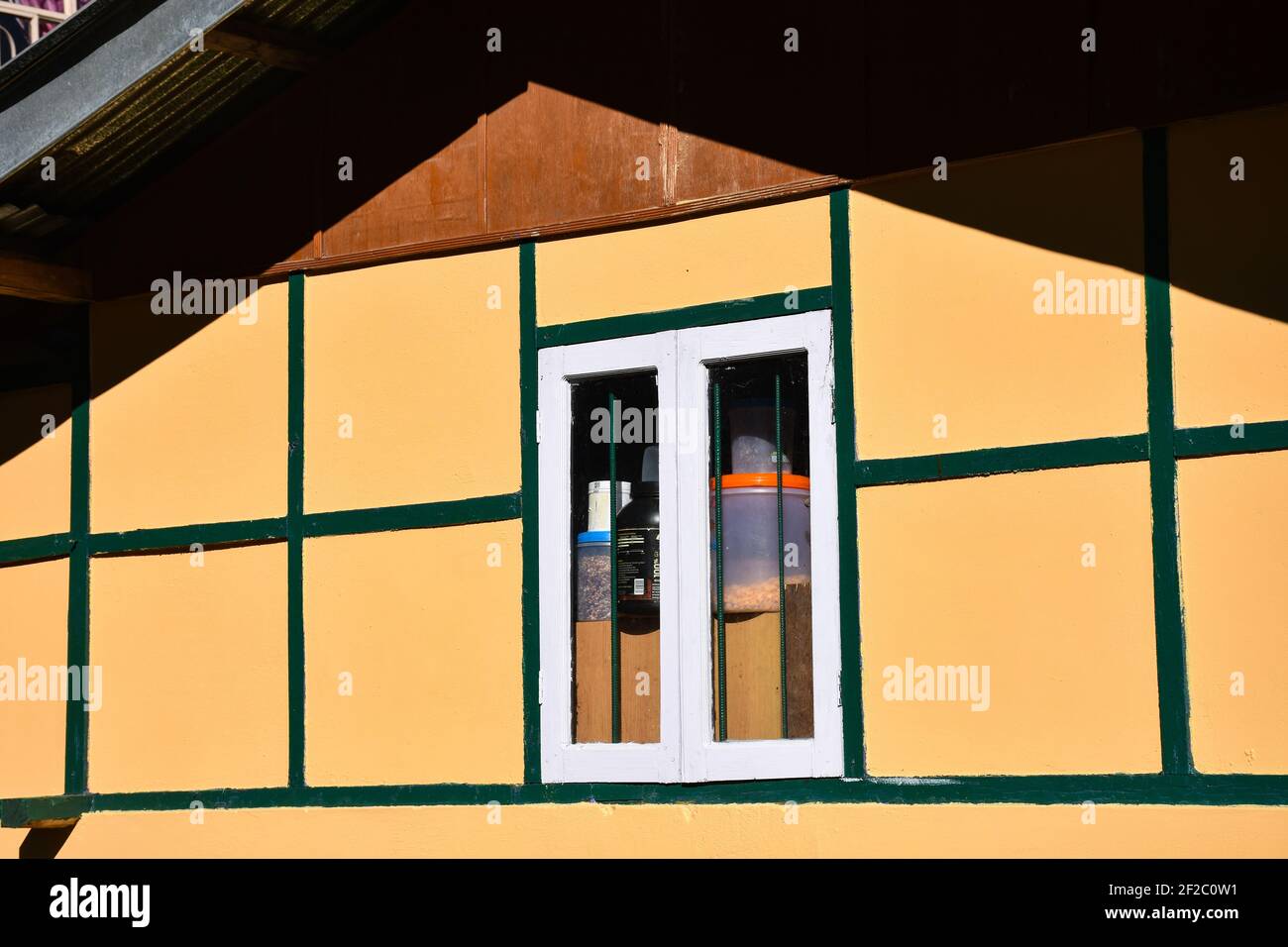 Big window frame texture hi-res stock photography and images - Alamy
