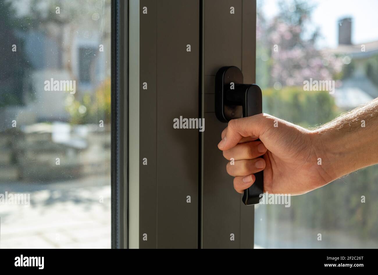 Closes window hi-res stock photography and images - Alamy