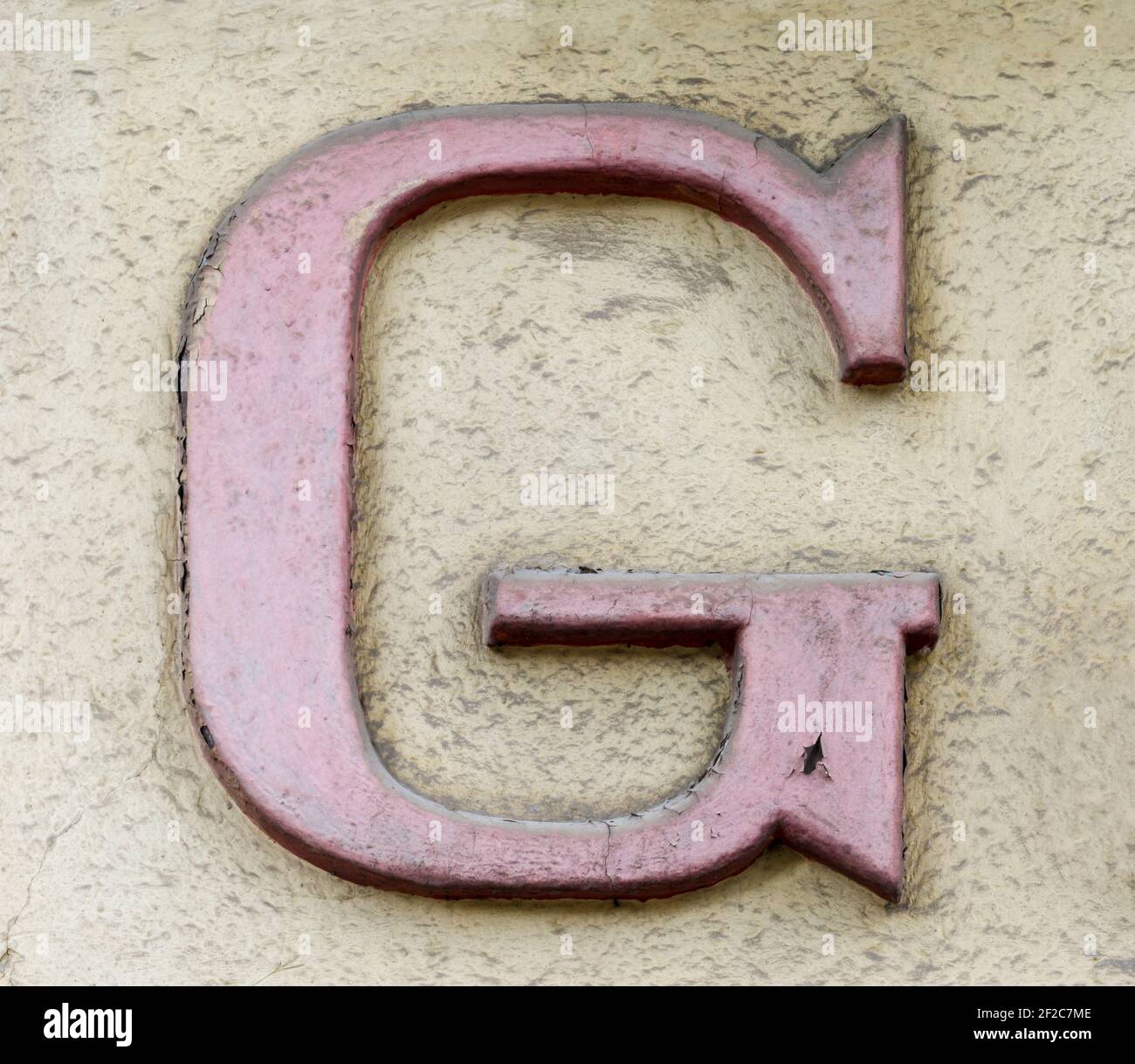 Letter g uppercase hi-res stock photography and images - Alamy