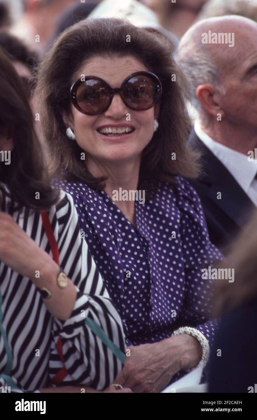 Jacqueline onassis 1983 hi-res stock photography and images - Alamy
