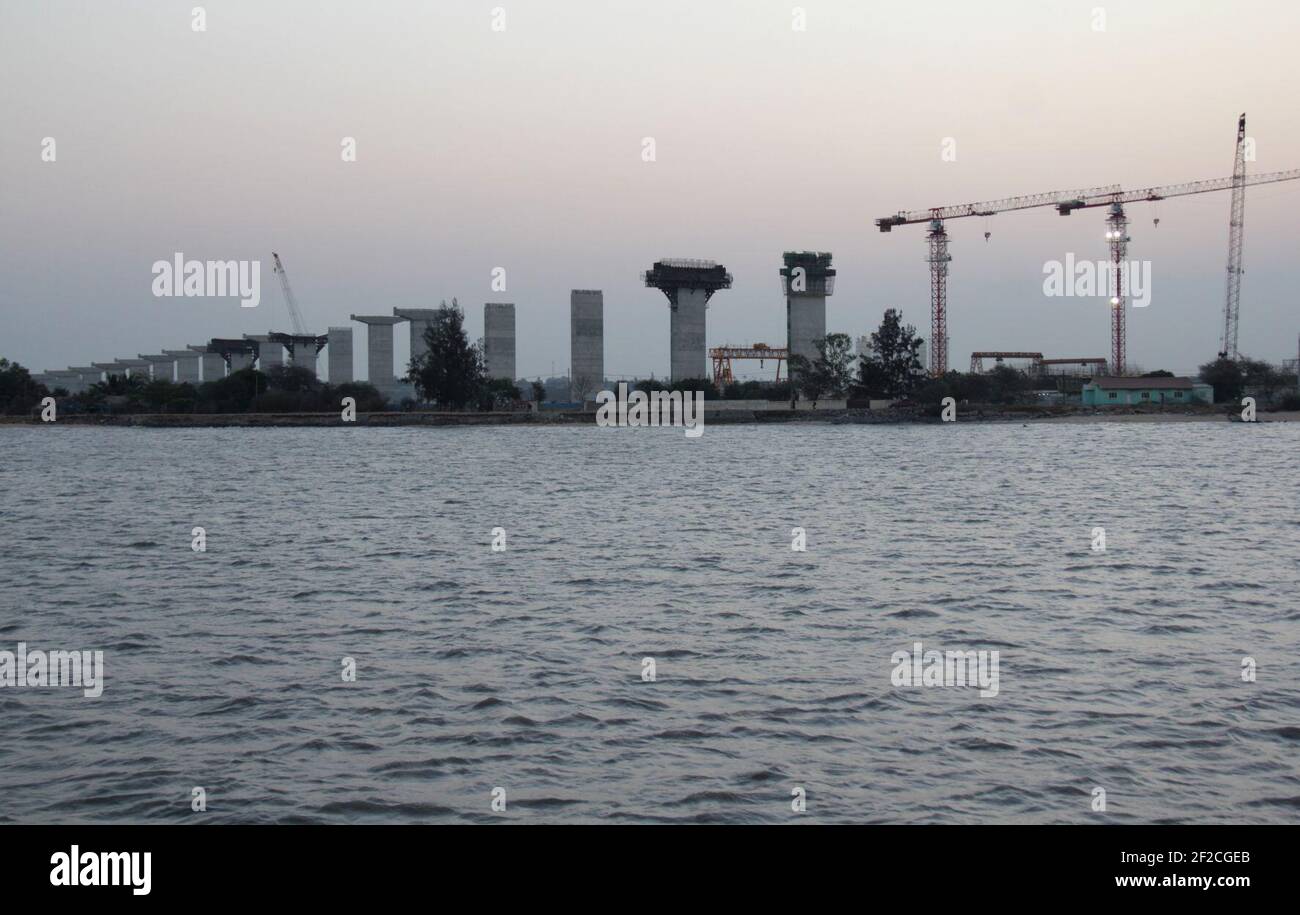 Ponte Catembe Maputo Stock Photo - Alamy