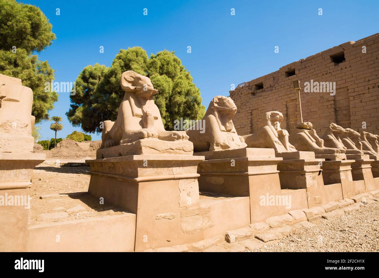 Ancient ruins great karnak hi-res stock photography and images - Alamy