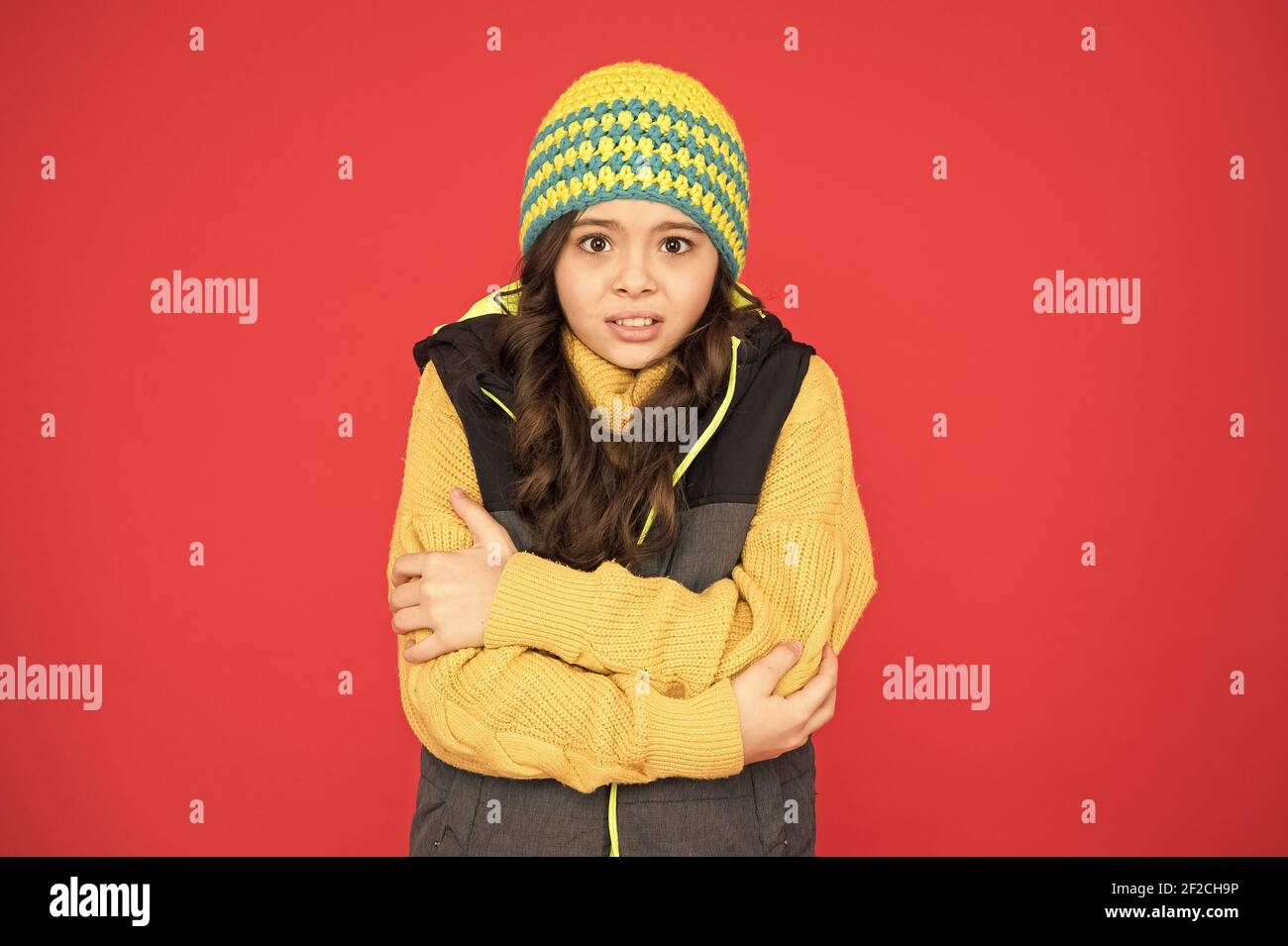 Kid shivering outside hi-res stock photography and images - Alamy