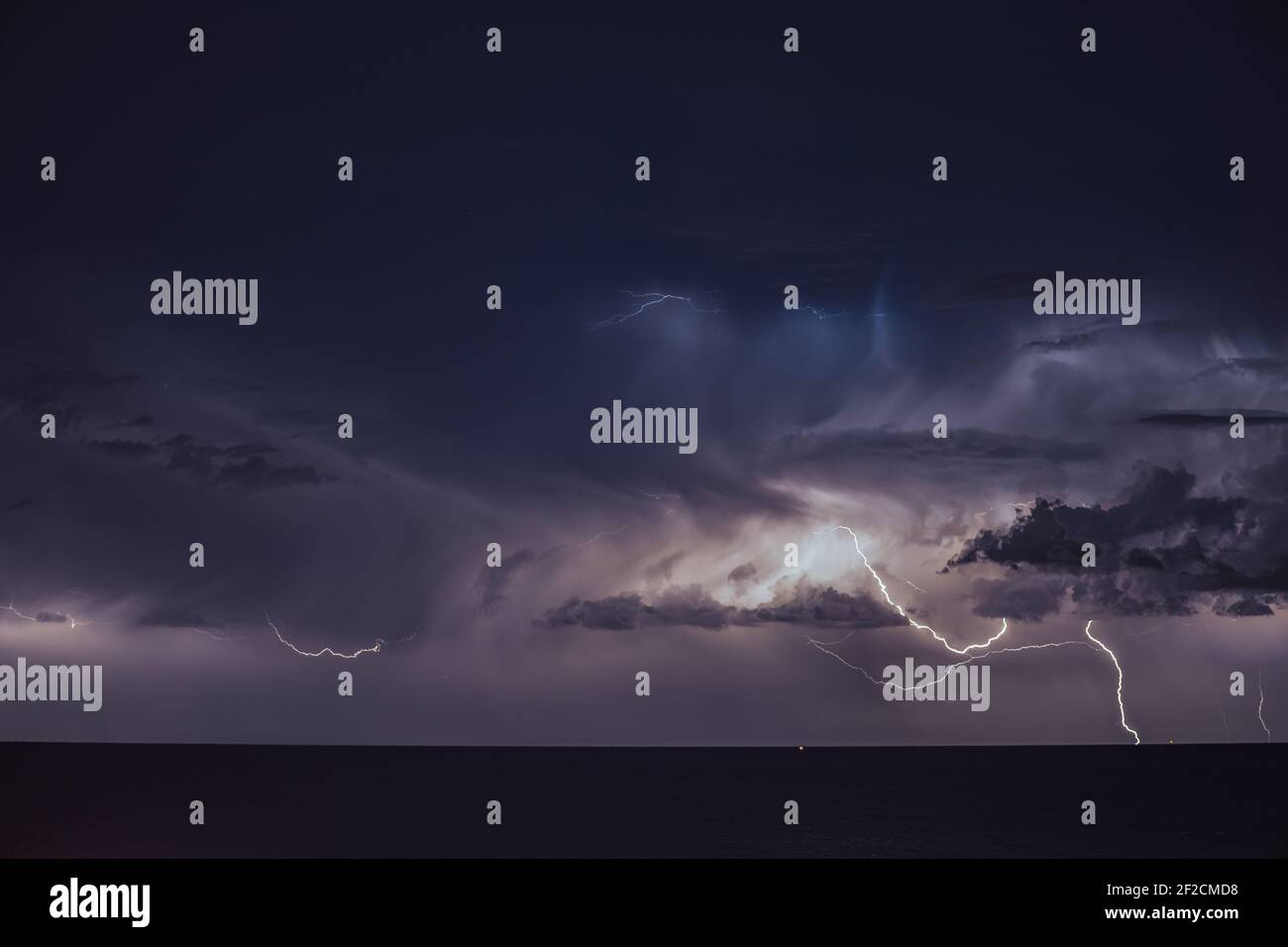 Severe season hi-res stock photography and images - Alamy