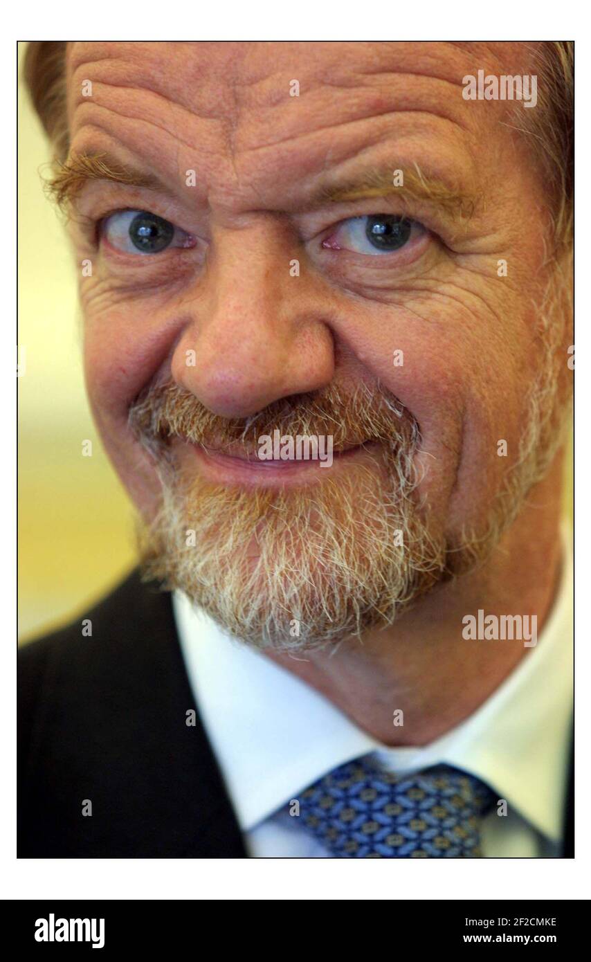 Robin Cook in his office in Westminsterpic David Sandison 10/7/2003 ...