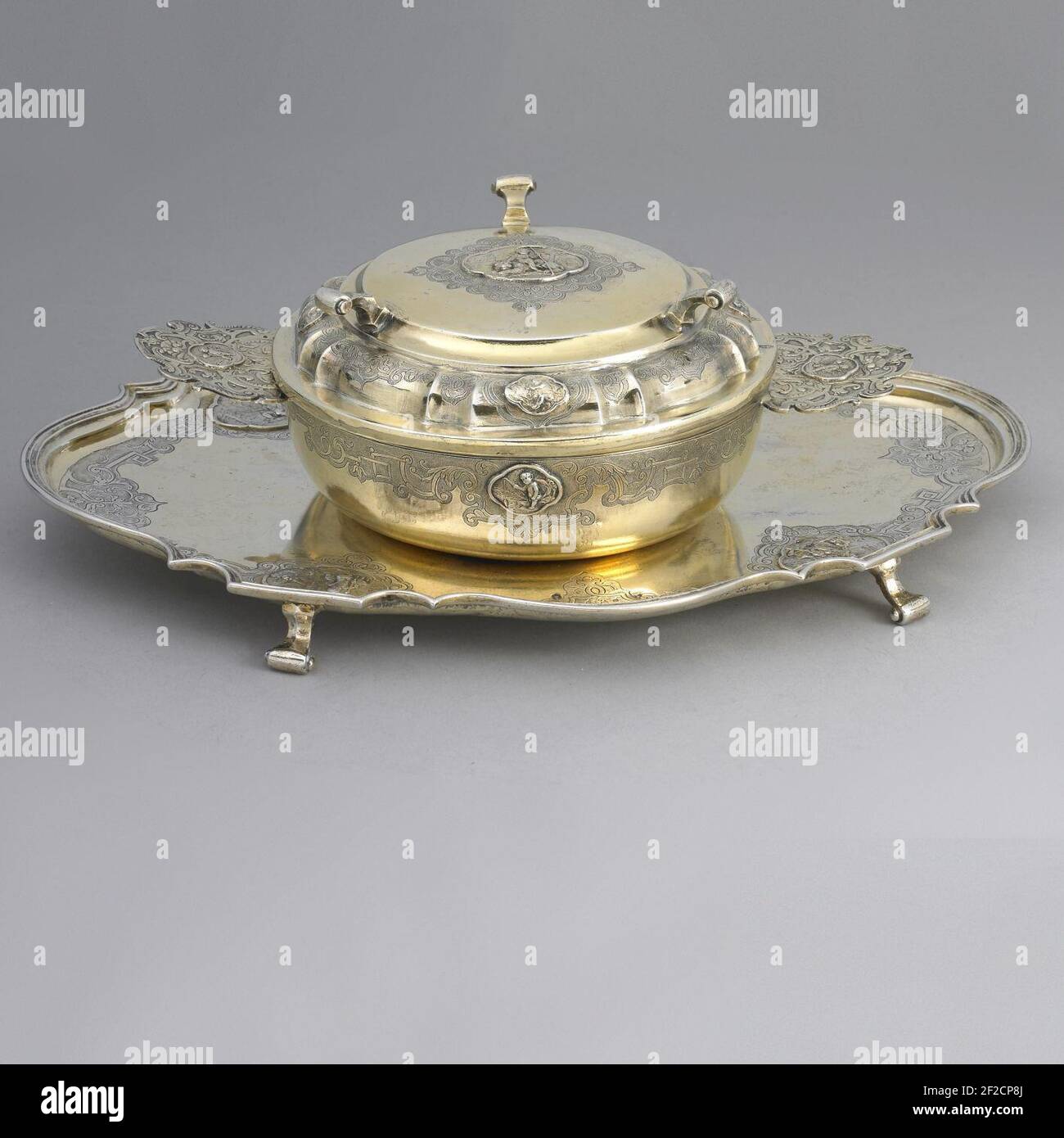 Porringer hi-res stock photography and images - Alamy