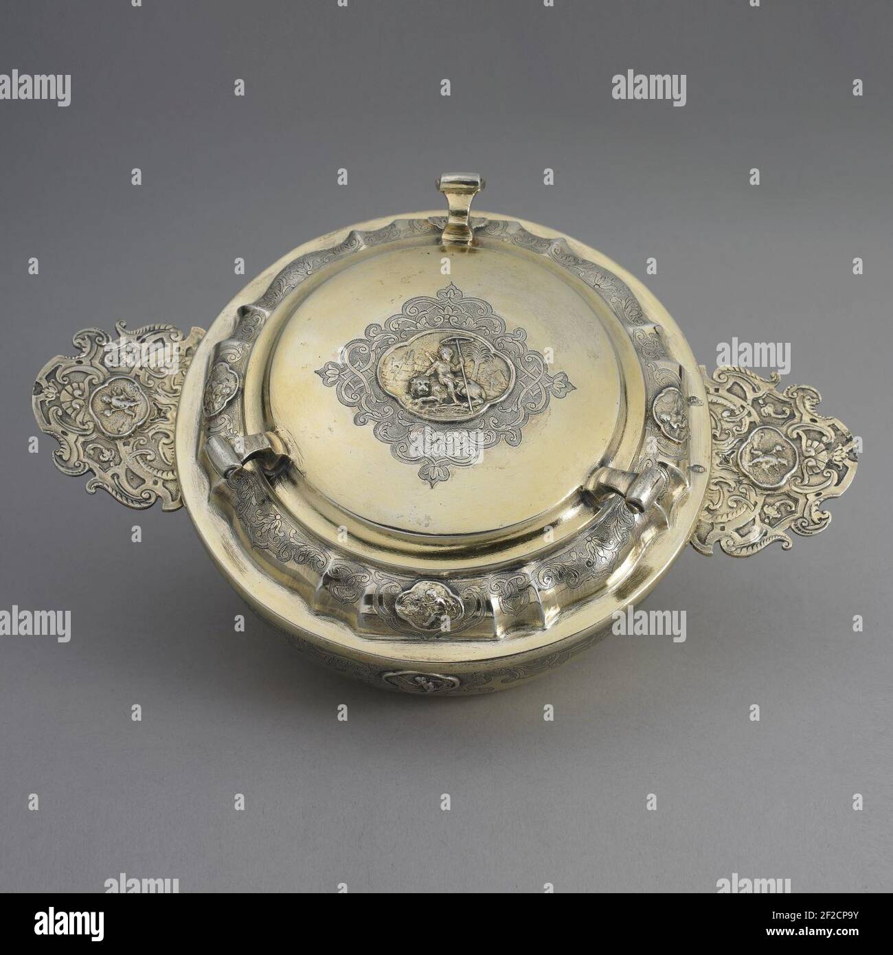 Porringer hi-res stock photography and images - Alamy