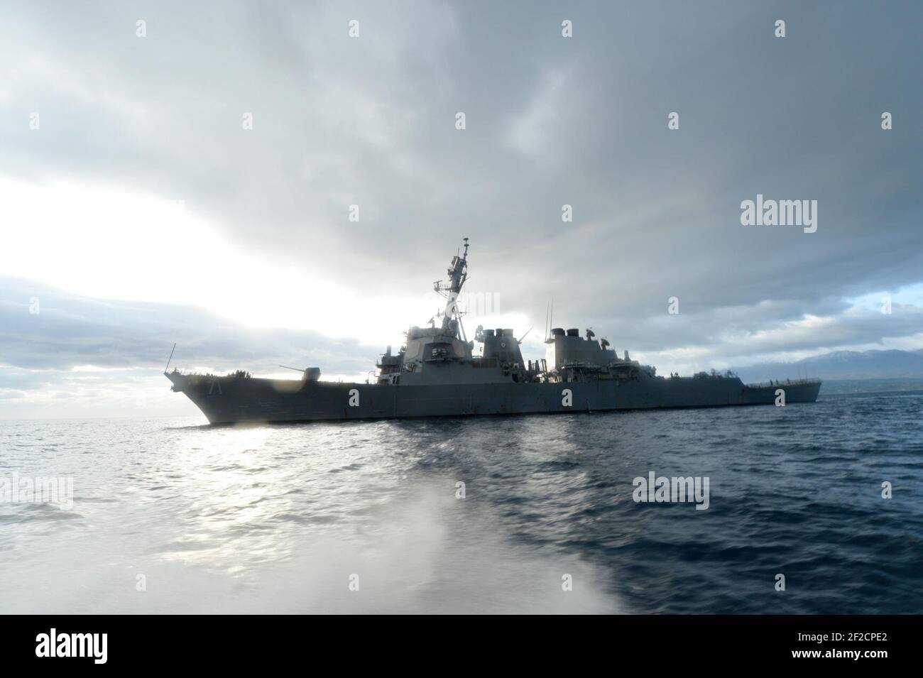 Port beam view of USS Ross (DDG-71) underway in the Mediterranean ...