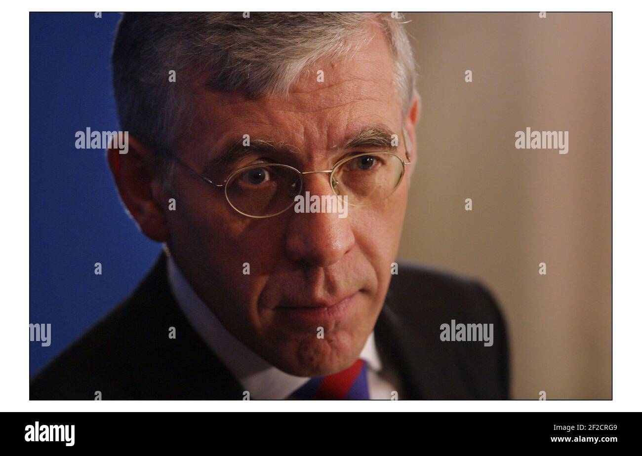 Jack Straw addresses the Press at a weekly government briefing, this ...
