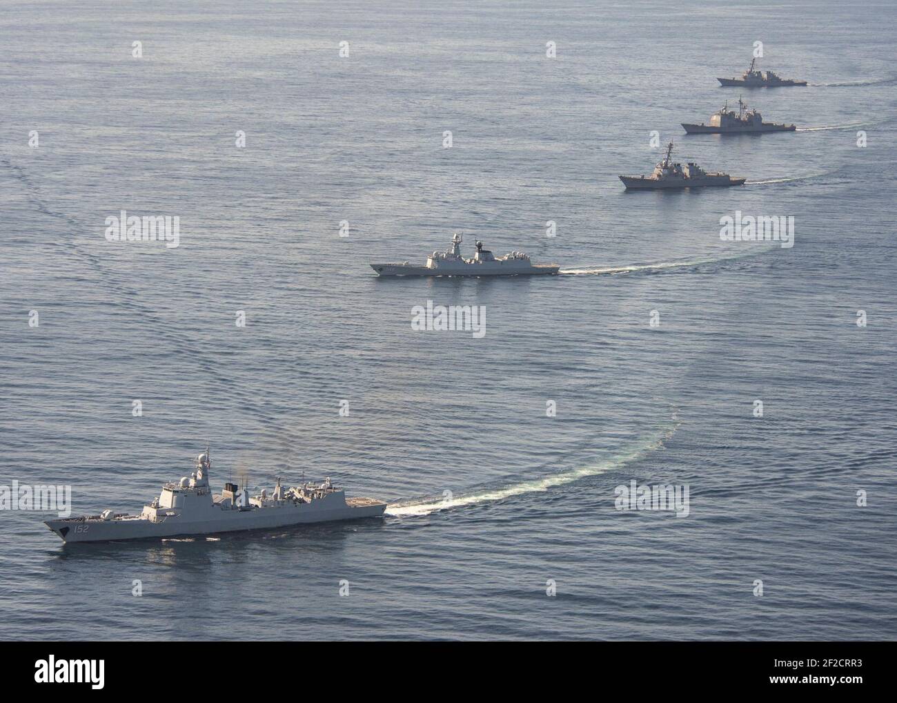 Port side view of PLANS Jinan (152), Yiyang (548), USS Mason (DDG-87 ...