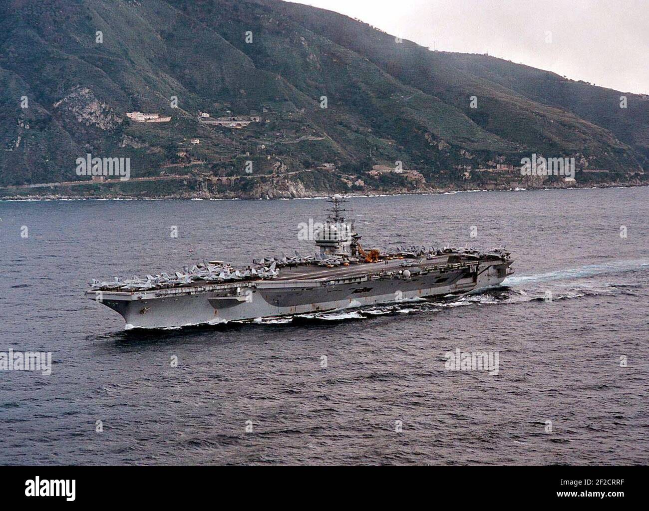 Port side view of USS George Washington (CVN-73) in the Strait of ...