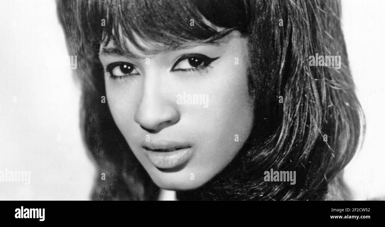 Ronnie Spector High Resolution Stock Photography and Images - Alamy
