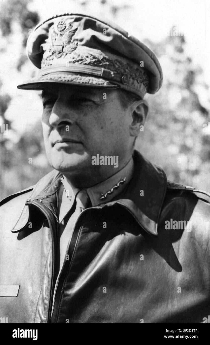 Gen macarthur hi-res stock photography and images - Alamy