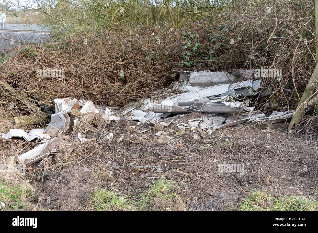 Asbestos sheets hi-res stock photography and images - Alamy