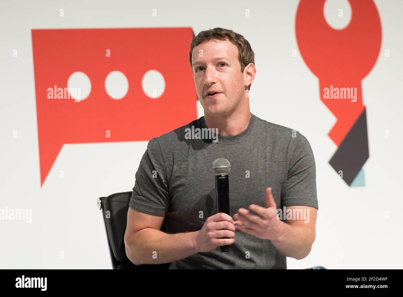 Breakthrough starshot hi-res stock photography and images - Alamy