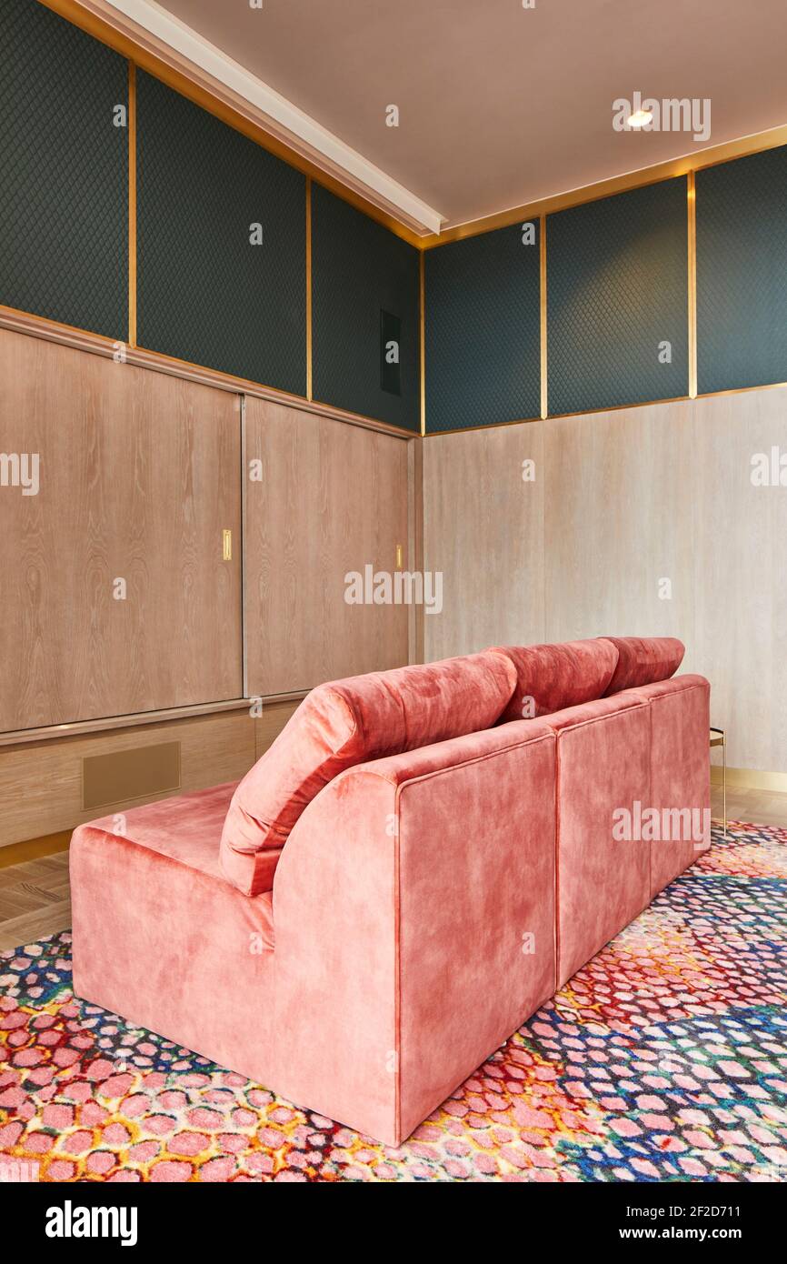 Moda Living Angel Gardens High Resolution Stock Photography and Images ...