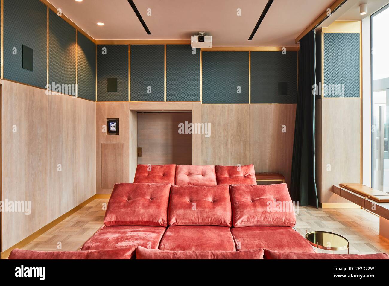 Moda Living Angel Gardens High Resolution Stock Photography and Images ...