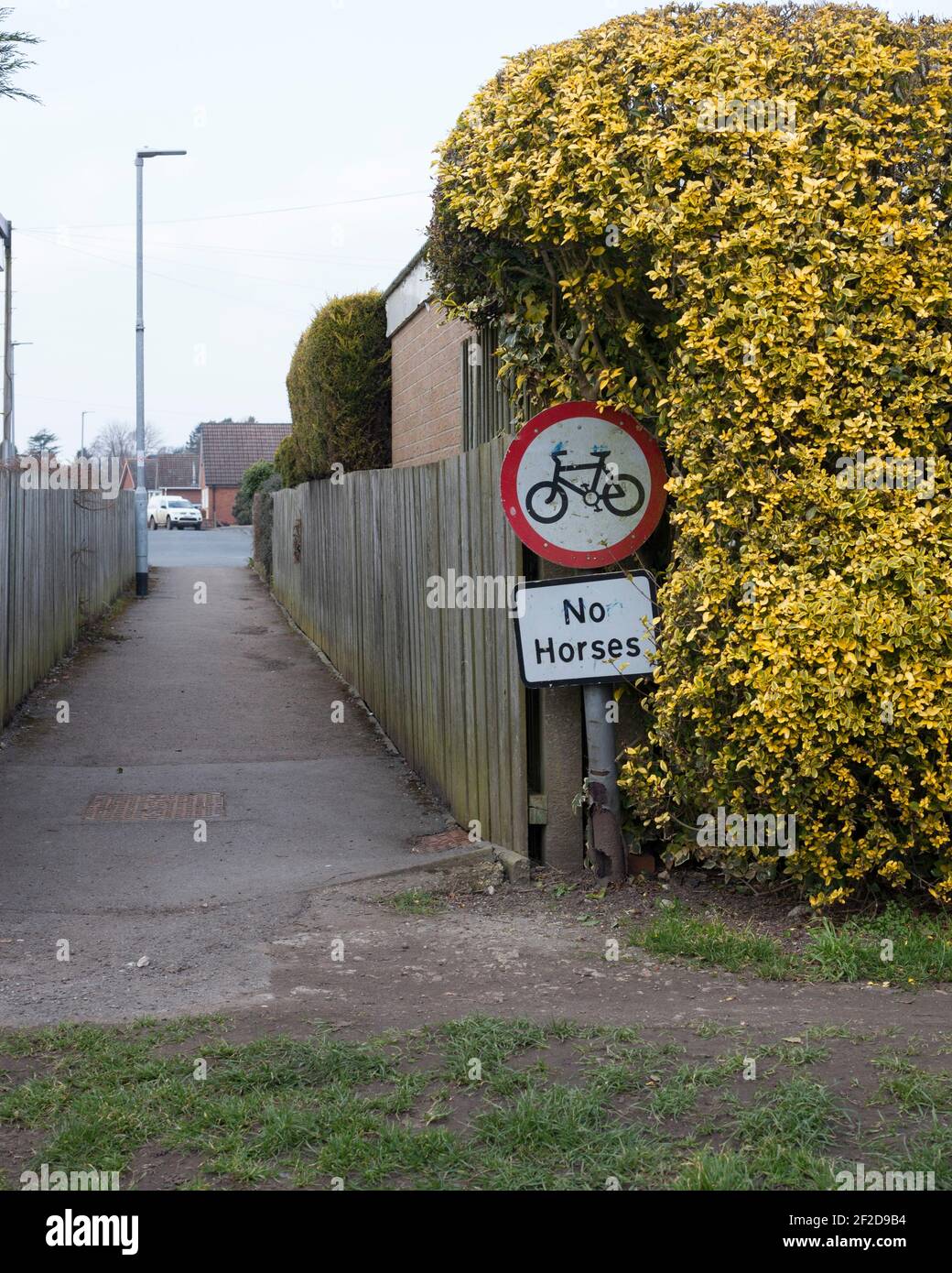 No horses sign in hi-res stock photography and images - Alamy