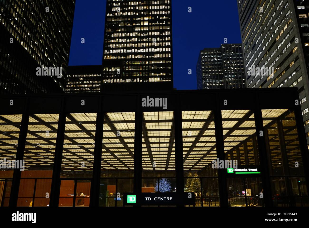 Toronto financial district hi-res stock photography and images - Alamy