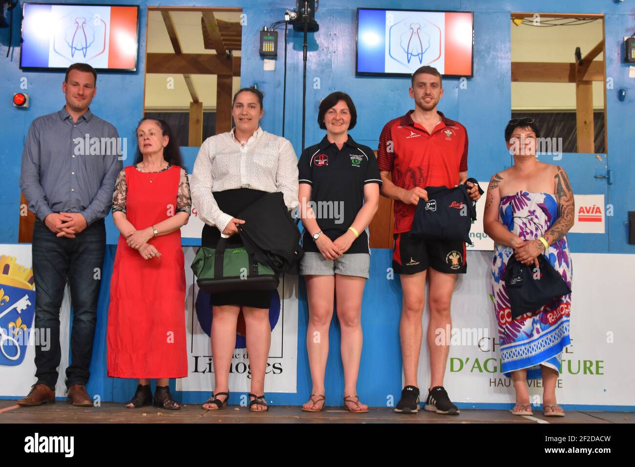 Audrey Lamb competes at the World woolhandling finals Stock Photo - Alamy