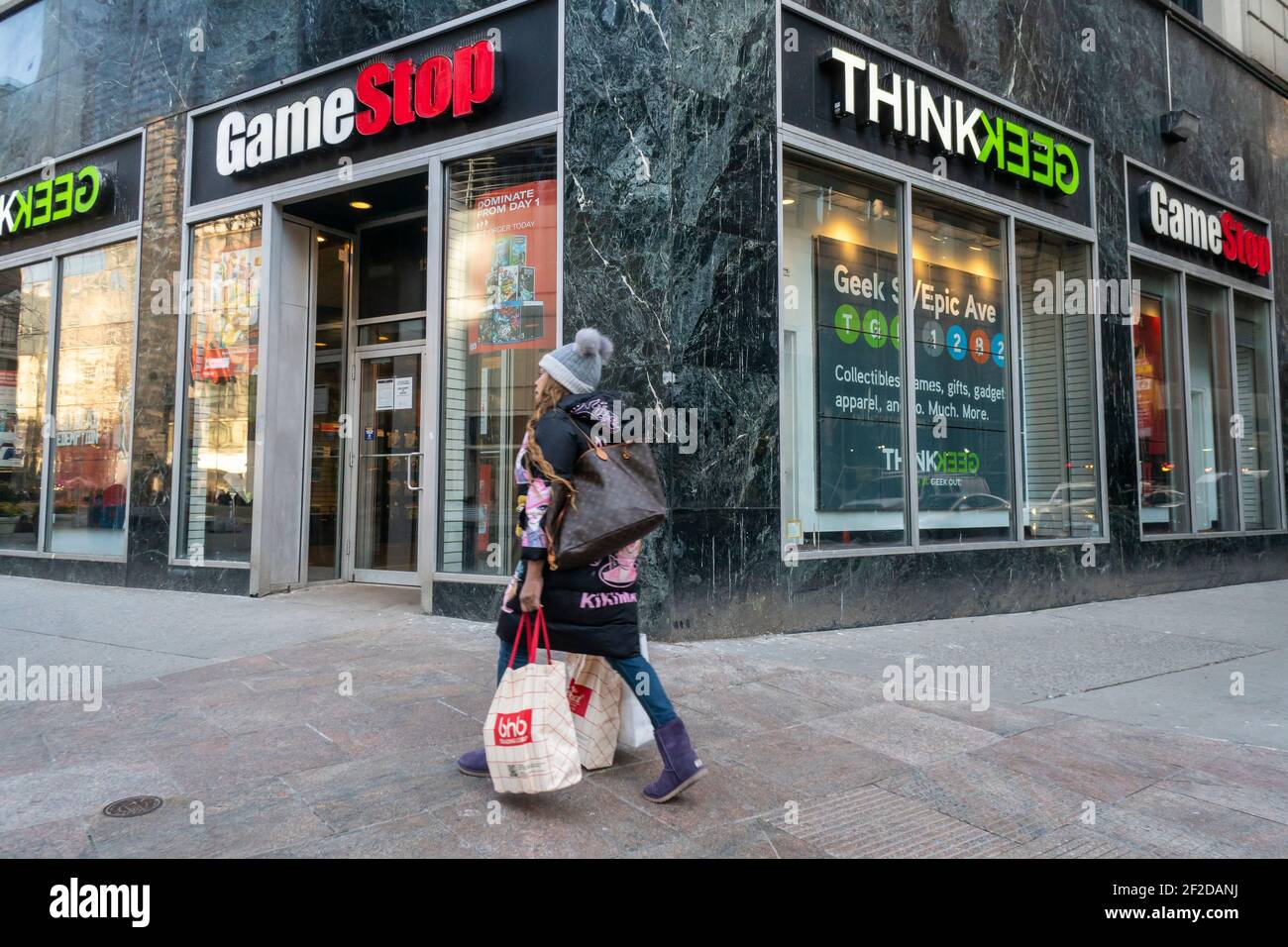 Gamestop store hi-res stock photography and images - Alamy